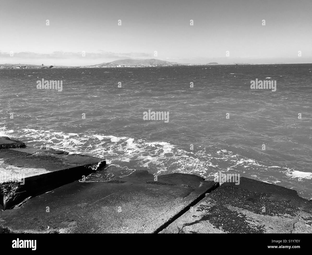 Water sea mountain hi-res stock photography and images - Alamy