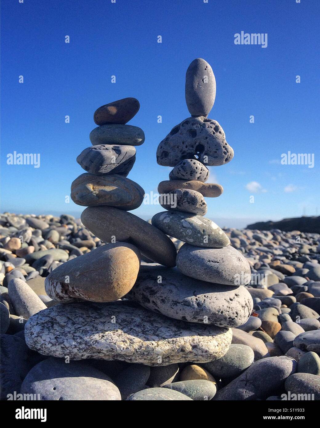 Balancing pebble hi-res stock photography and images - Alamy