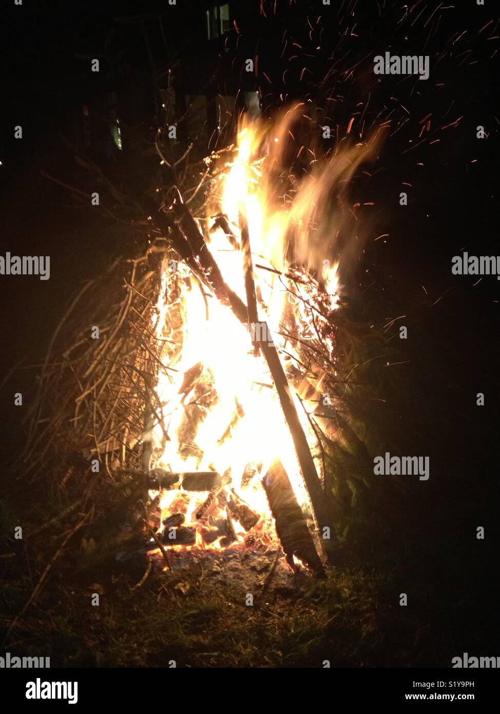 Easter bonfires hi-res stock photography and images - Alamy