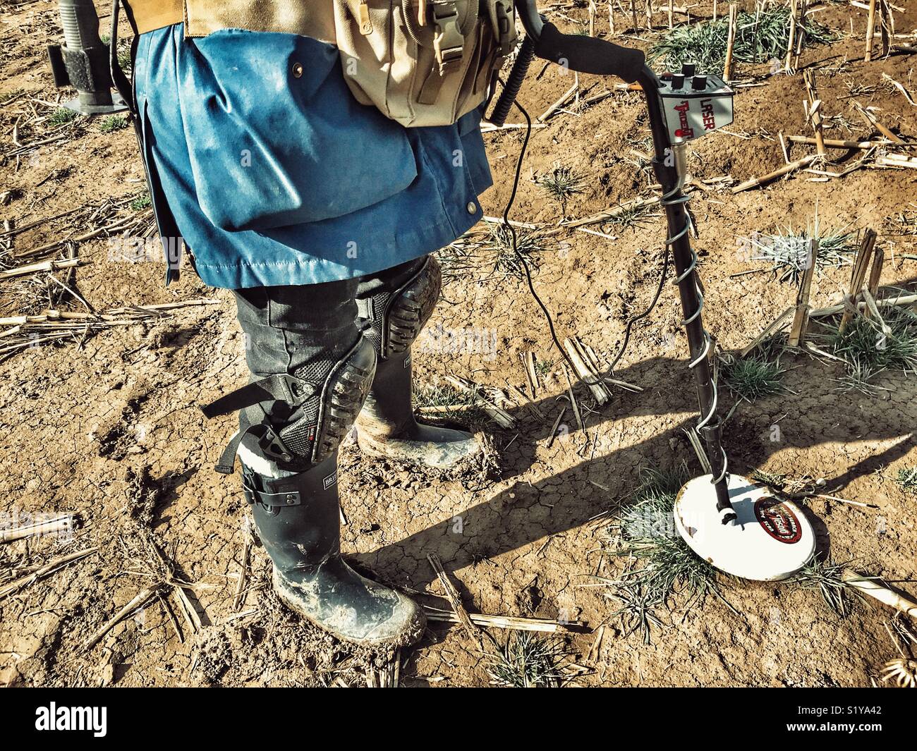 Metal detector field hi-res stock photography and images - Alamy