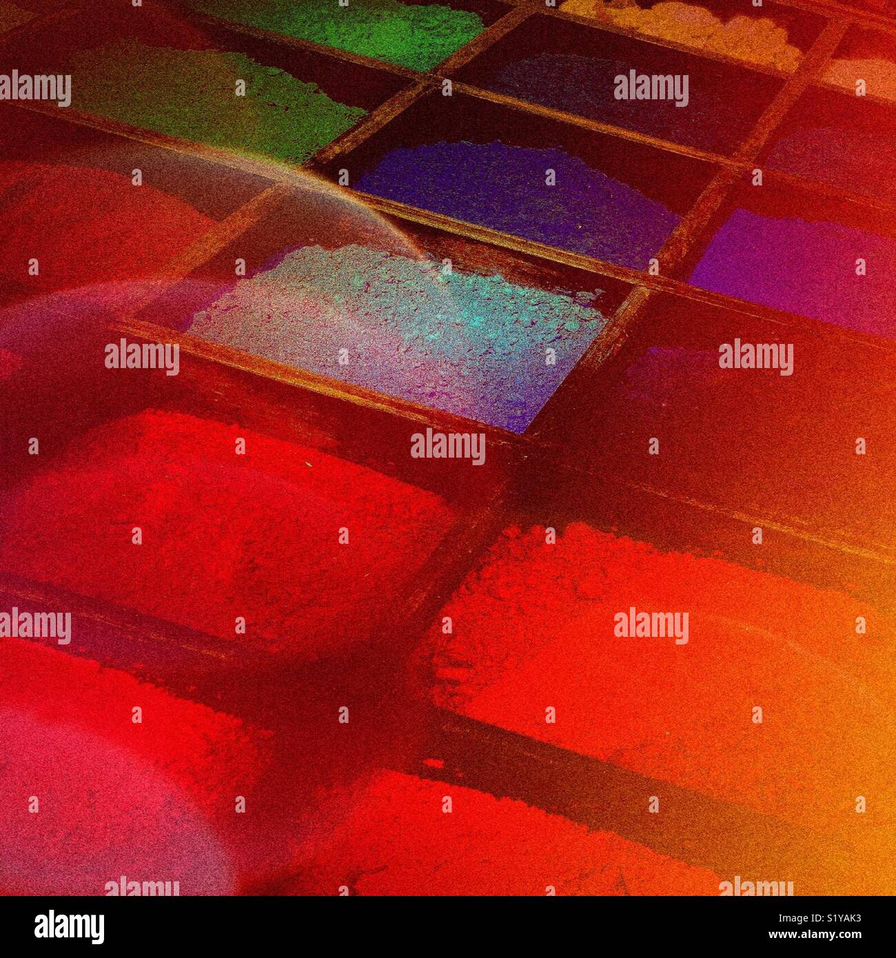 Colours pigments hi-res stock photography and images - Alamy