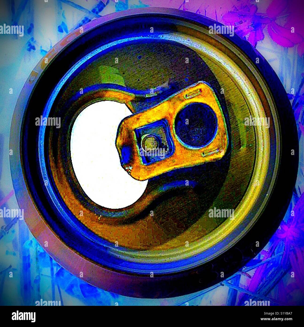 Ring pull can hi-res stock photography and images - Alamy