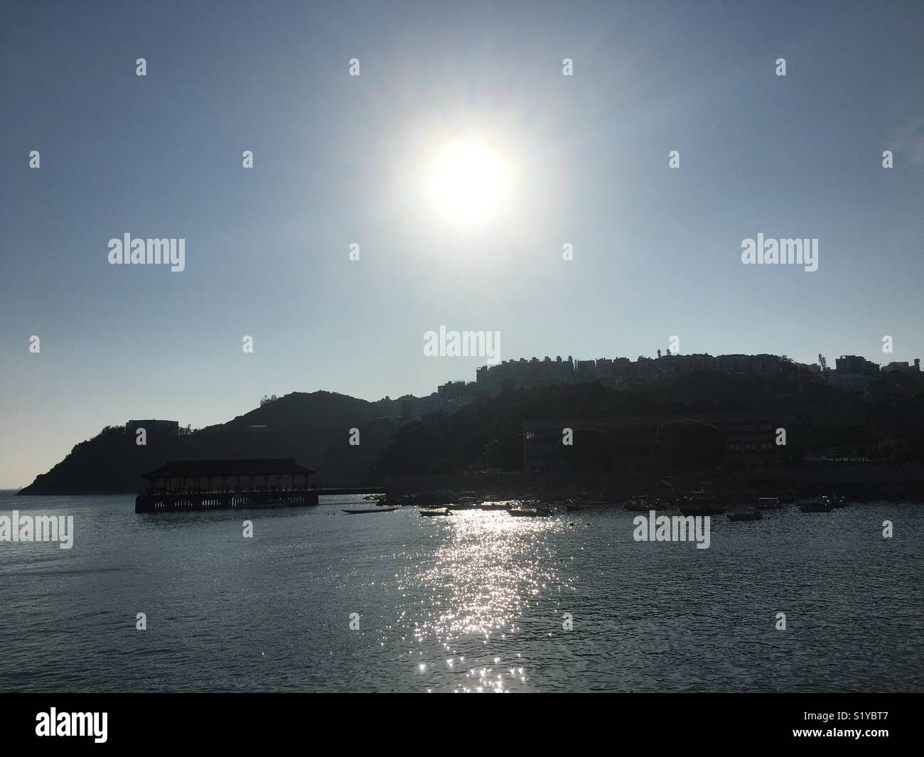 Shiny day hi-res stock photography and images - Alamy