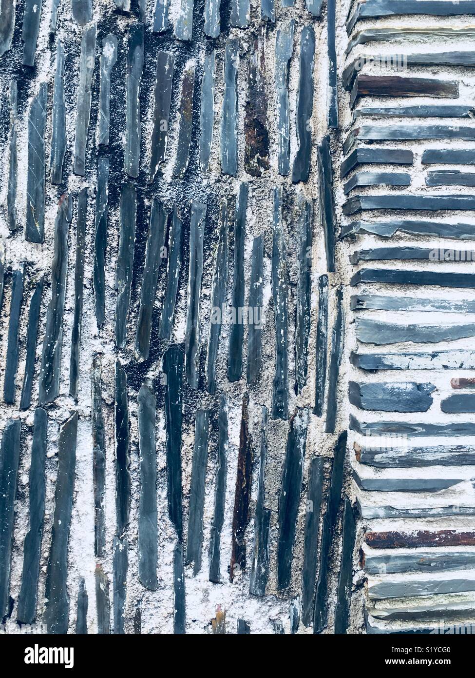 Slate wall Cornwall Stock Photo - Alamy