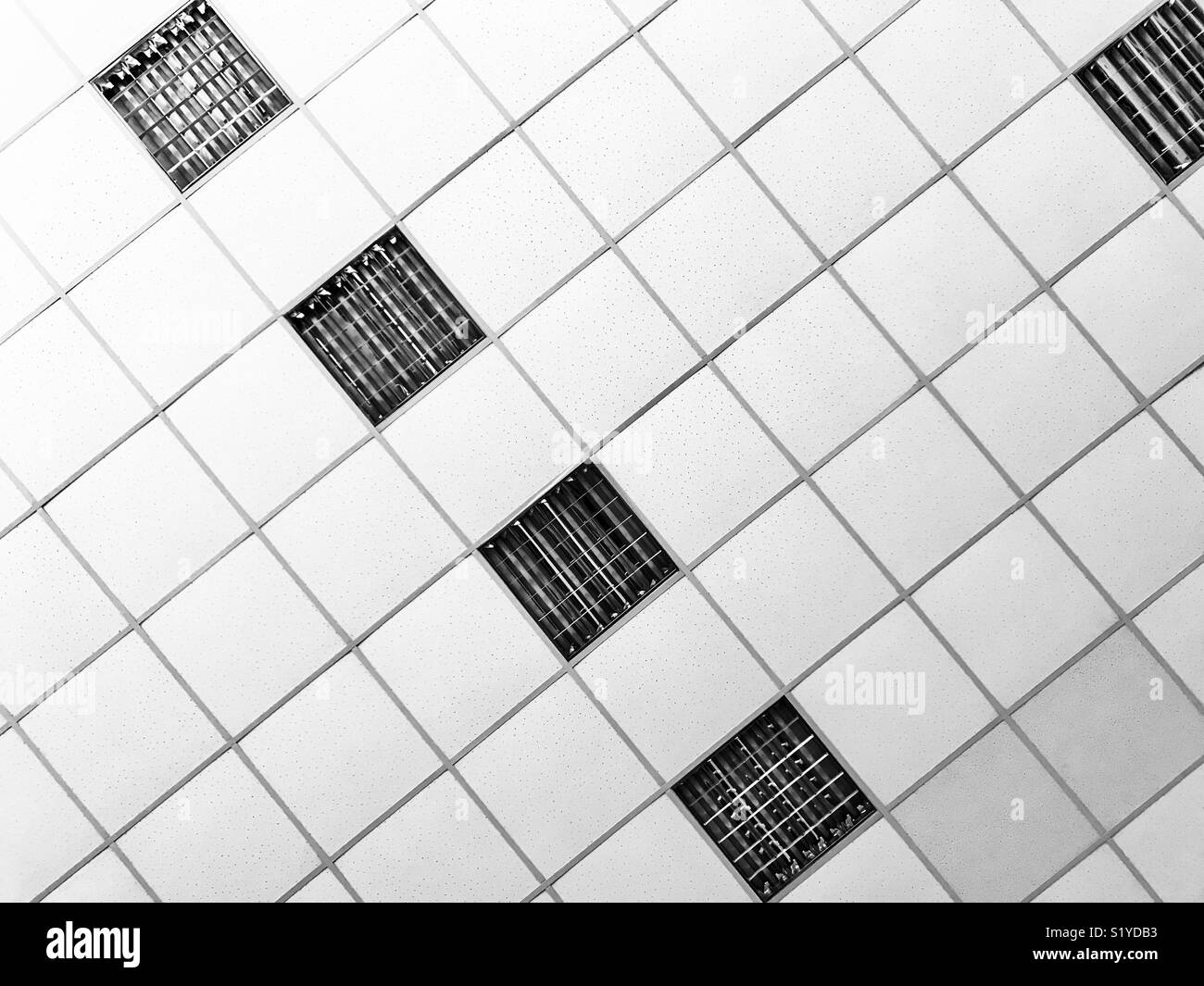 Office ceiling hi-res stock photography and images - Alamy