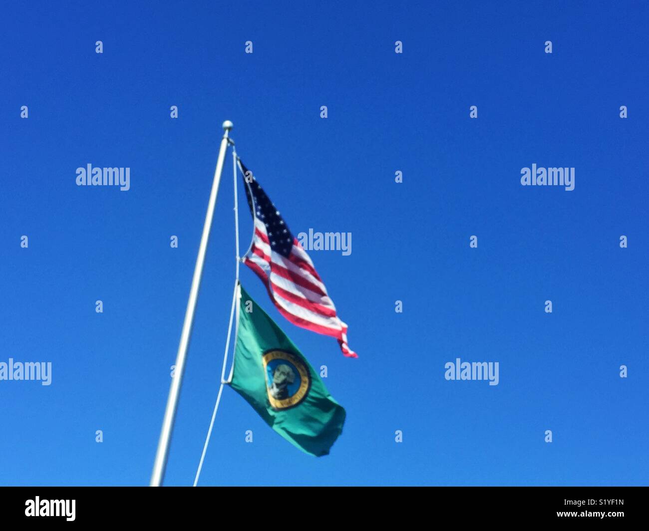Washington state flag hi-res stock photography and images - Alamy