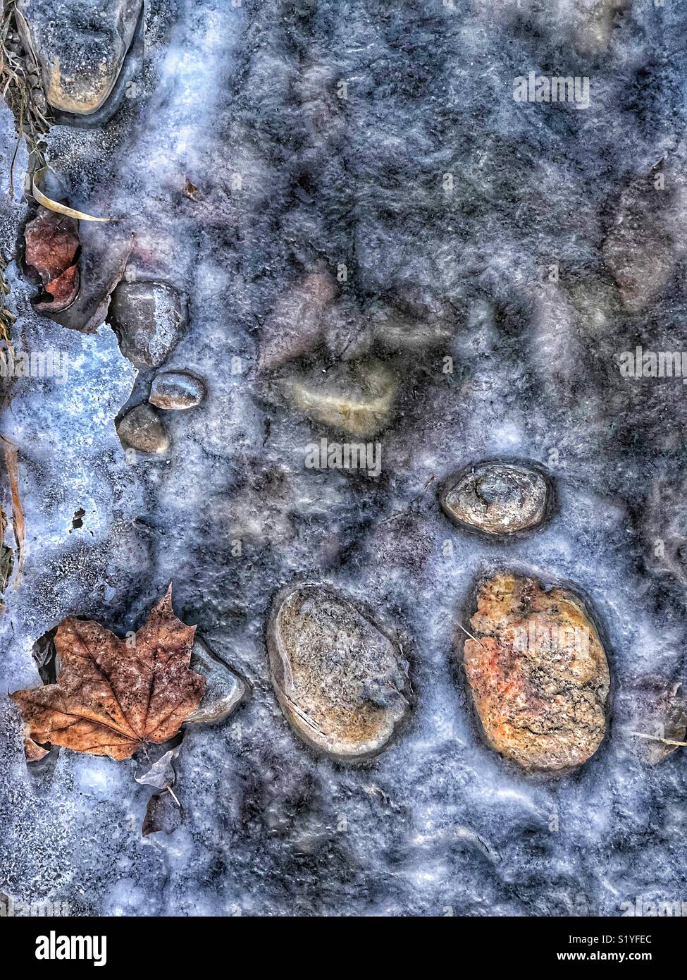 Stones rocks in water stream hi-res stock photography and images - Alamy