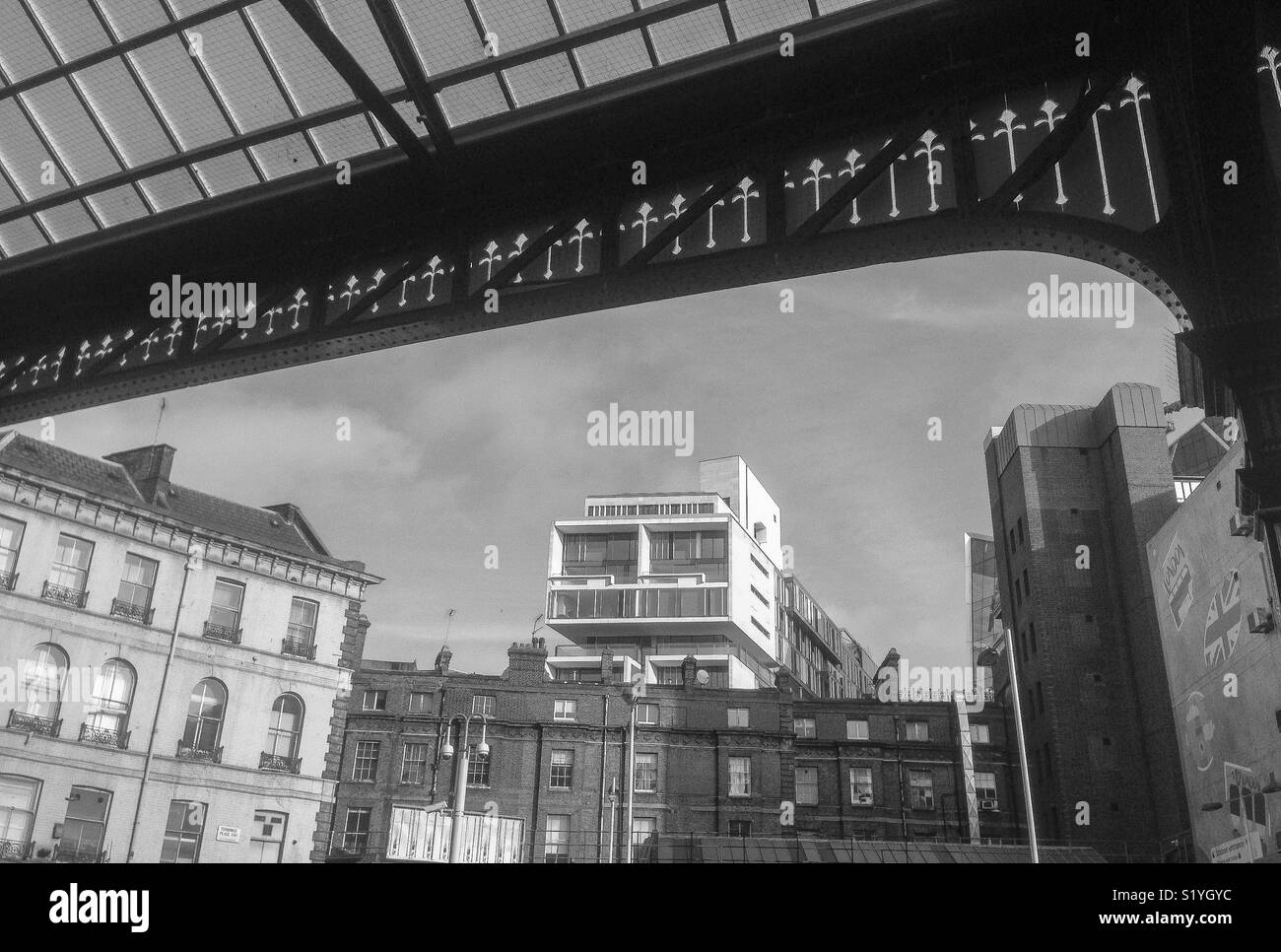 London profile hi-res stock photography and images - Alamy