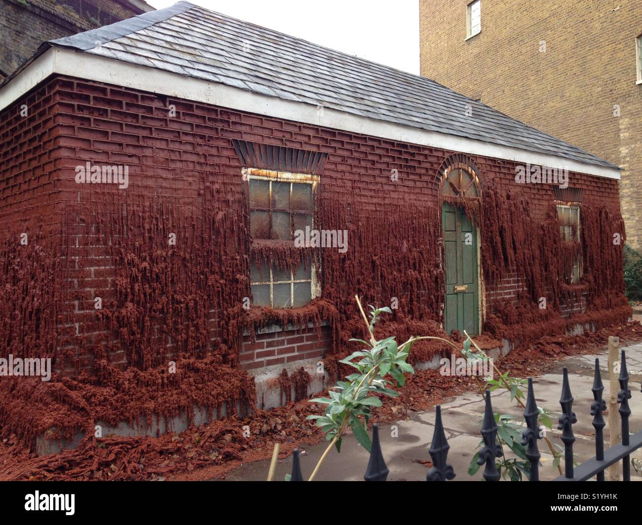 Melting house hi-res stock photography and images - Alamy