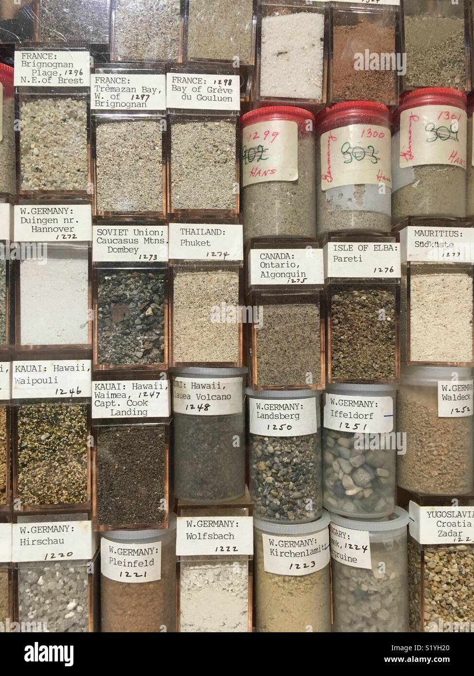 Rock samples hi-res stock photography and images - Alamy