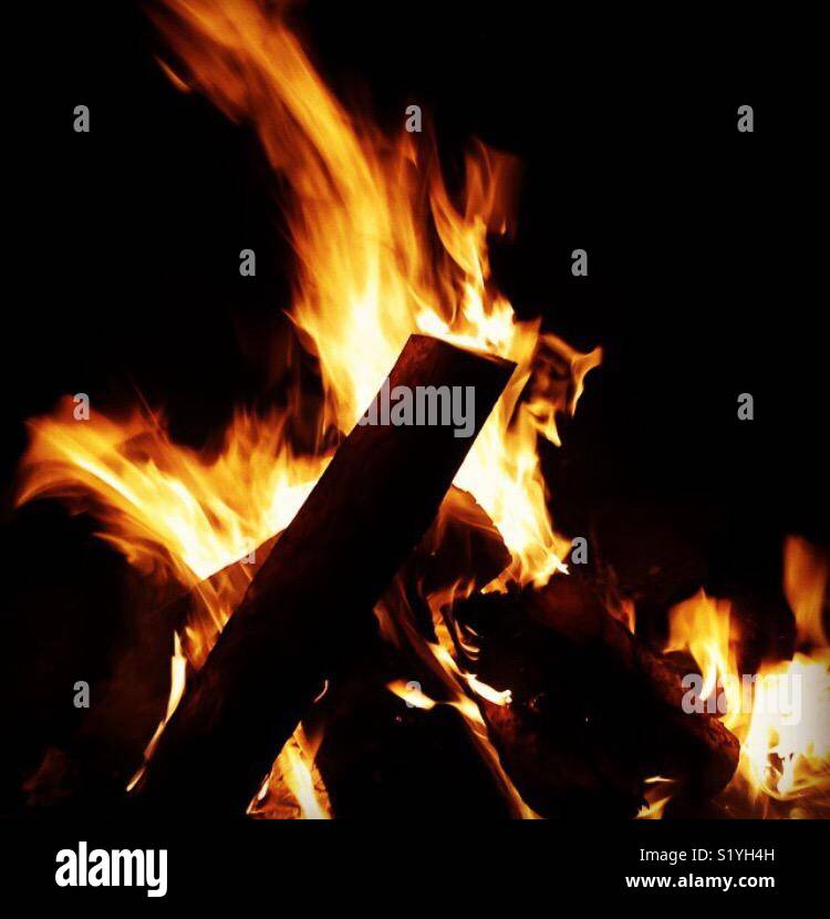 Summer campfire hi-res stock photography and images - Alamy