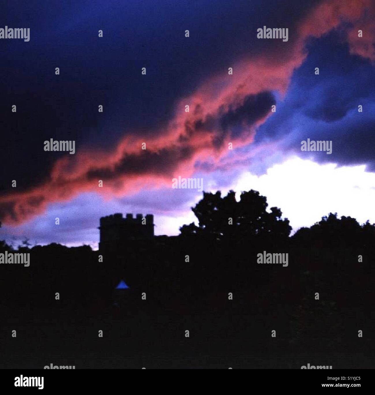 Avening hi-res stock photography and images - Alamy