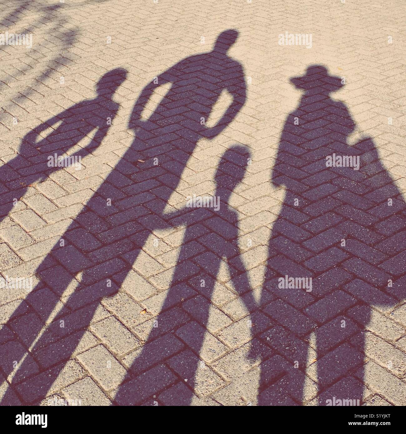 Family shadows hi-res stock photography and images - Alamy