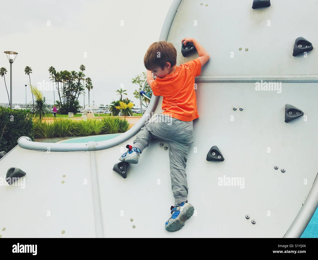 Climbing playground for kids hi-res stock photography and images - Alamy