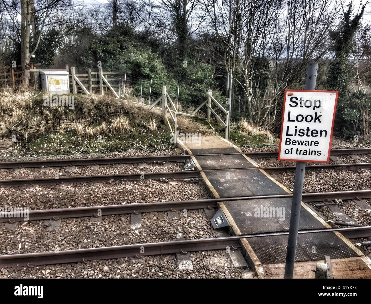 Footpath railway hi-res stock photography and images - Alamy