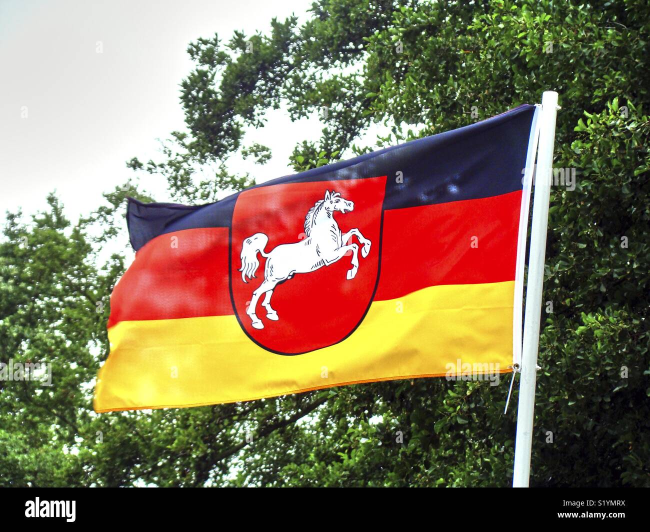 Flagge weht hi-res stock photography and images - Alamy