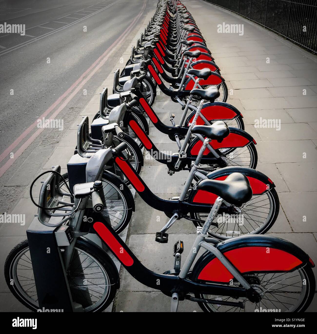 Infinity ride hi-res stock photography and images - Alamy