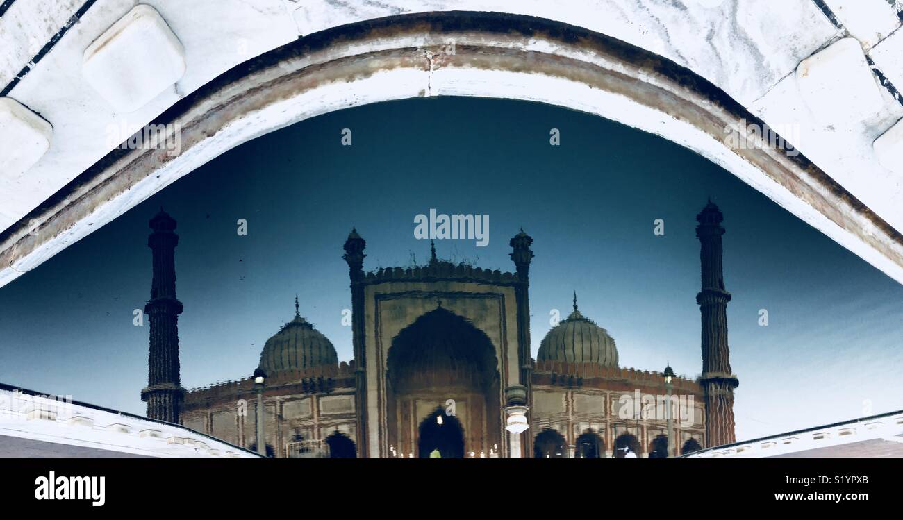 Mosque water tank hi-res stock photography and images - Alamy