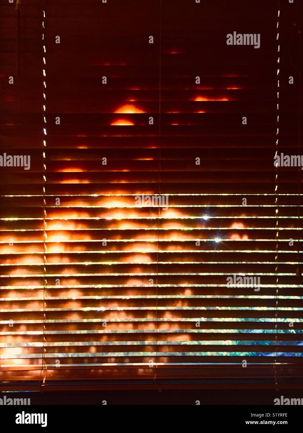 Sunshine through window hi-res stock photography and images - Alamy