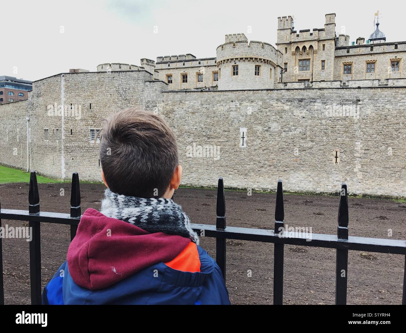 Kids castles hi-res stock photography and images - Alamy