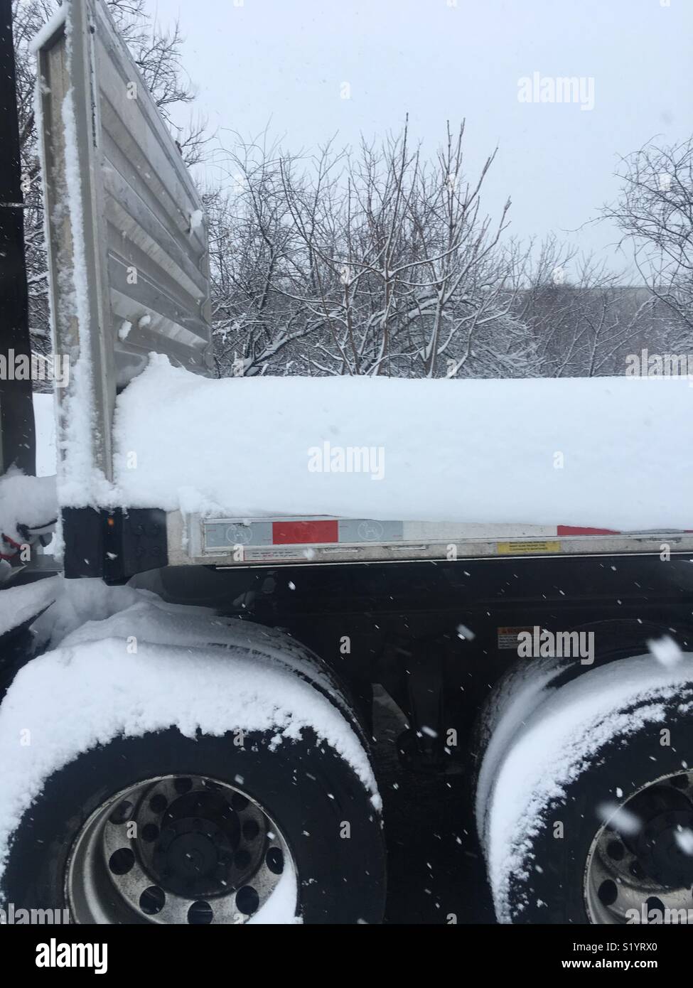 Truck winter hi-res stock photography and images - Alamy