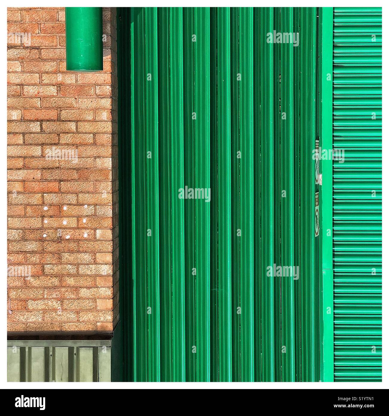 Green panels hi-res stock photography and images - Alamy
