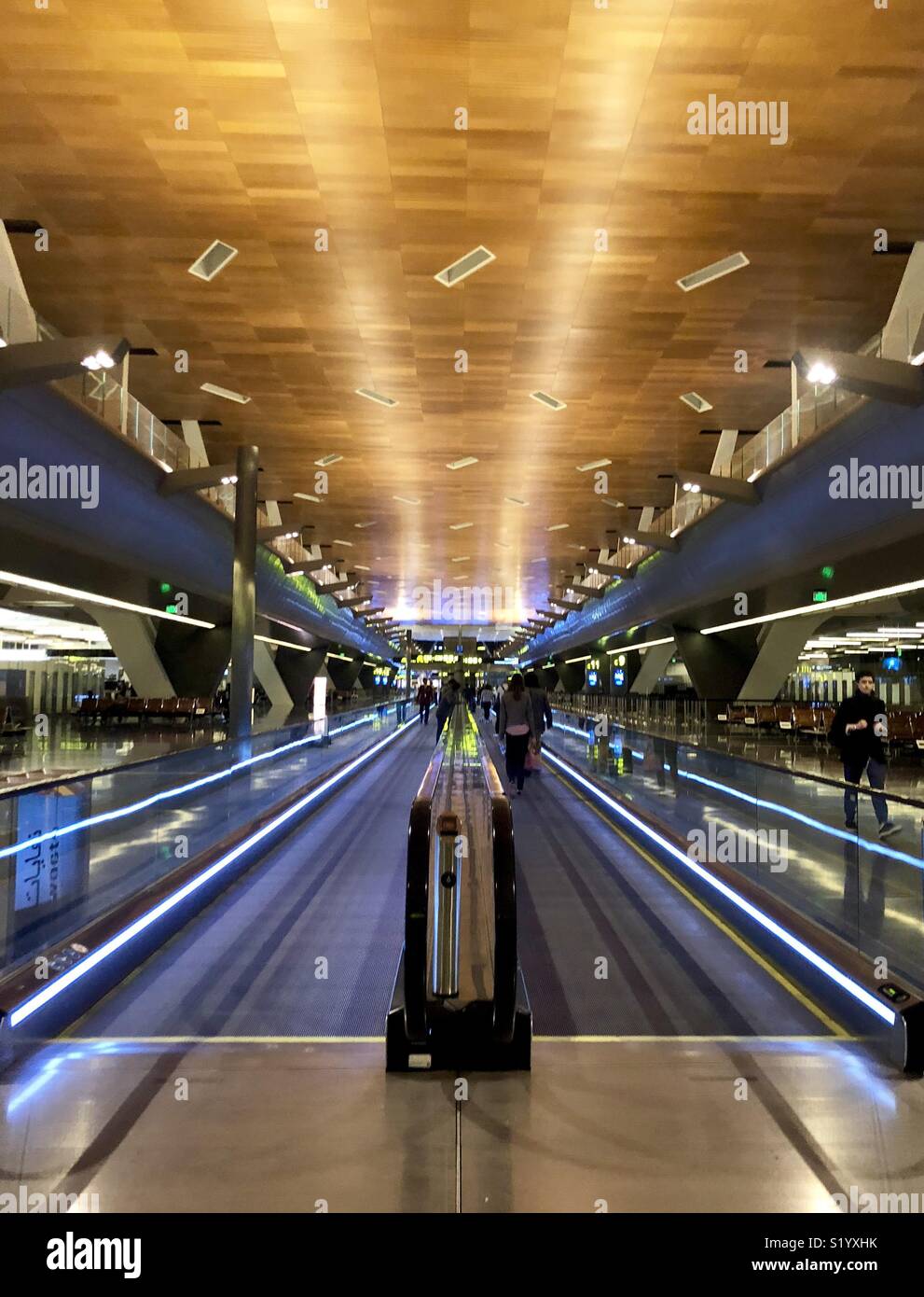 Empty airport walkway hi-res stock photography and images - Alamy