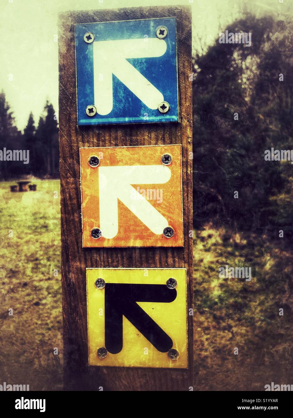 Directionarrows hi-res stock photography and images - Alamy