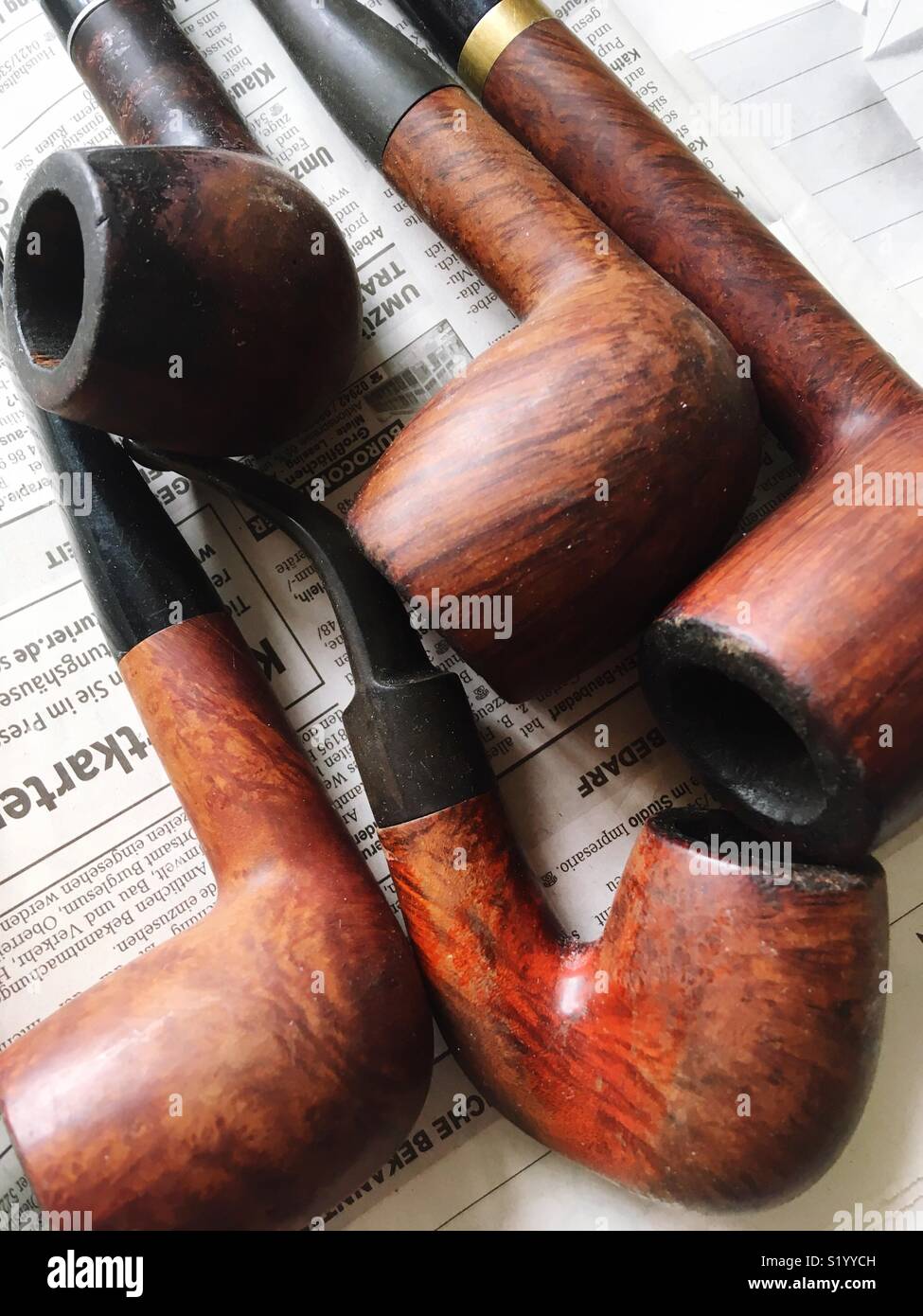 Old traditional pipes for smoking tobacco Stock Photo - Alamy