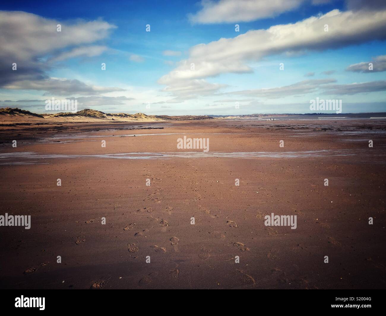 Empty beach expanse hi-res stock photography and images - Alamy