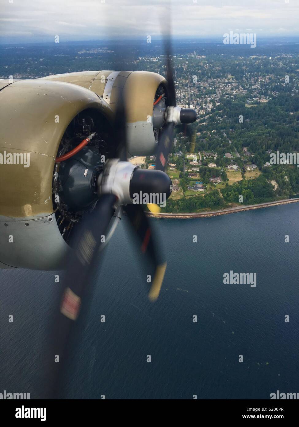 B 17 engines hi-res stock photography and images - Alamy