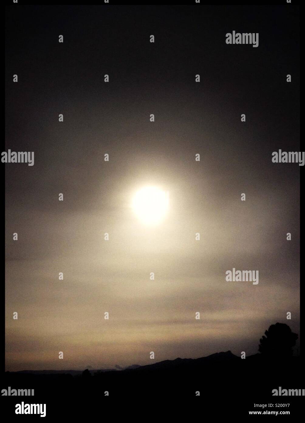 Hazy sunshine hi-res stock photography and images - Alamy