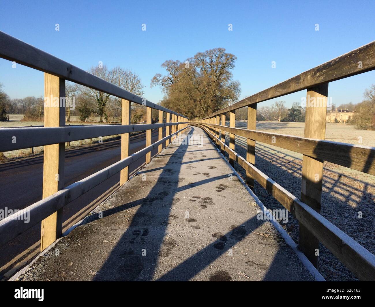 Bridge across fields hi-res stock photography and images - Alamy
