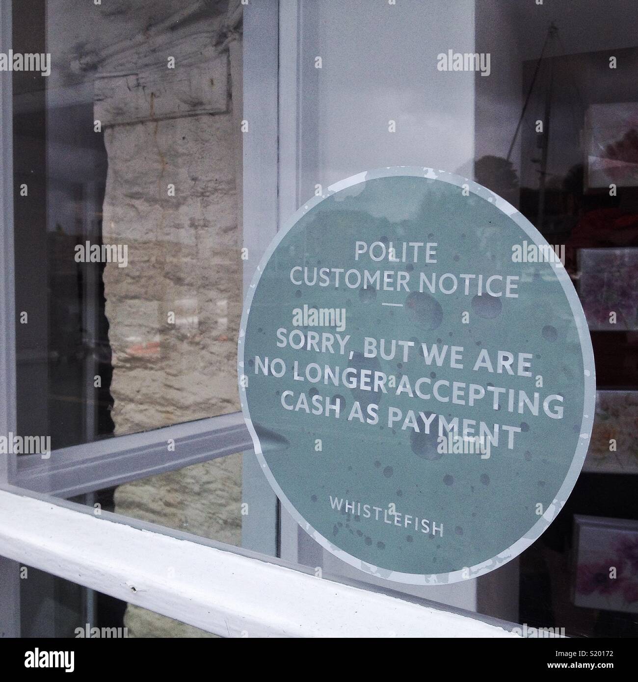 Cashless sign hi-res stock photography and images - Alamy