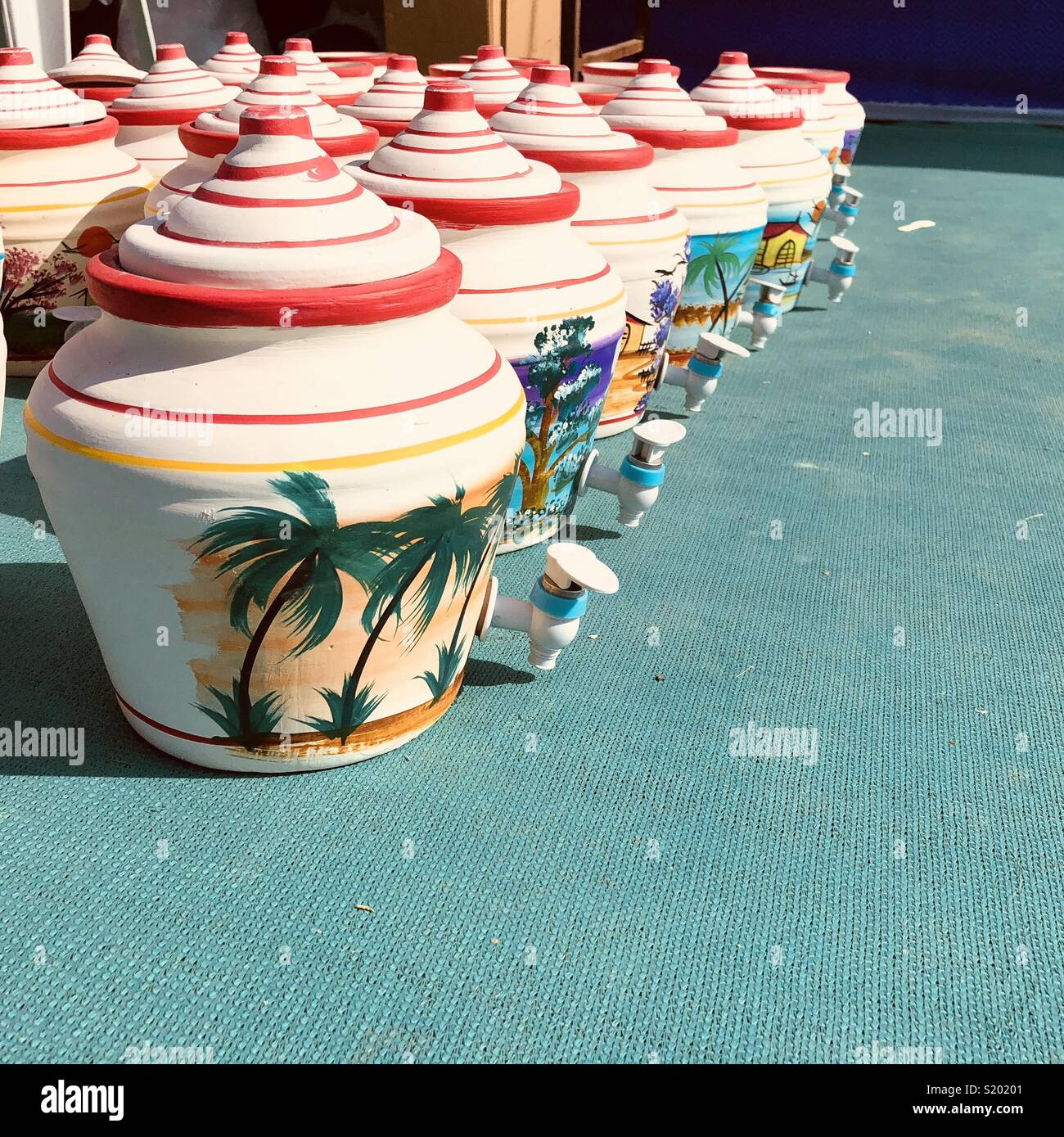 Pots line hi-res stock photography and images - Alamy