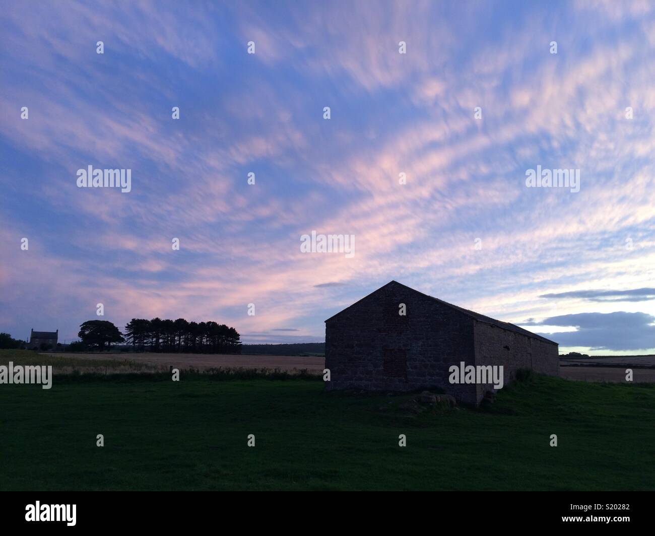 Barn silhouette hi-res stock photography and images - Alamy