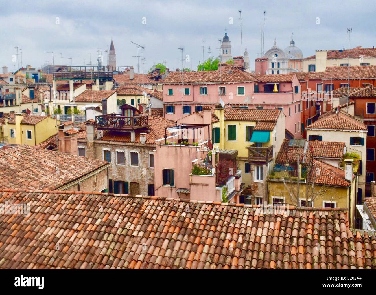Venetian rooftops hi-res stock photography and images - Alamy