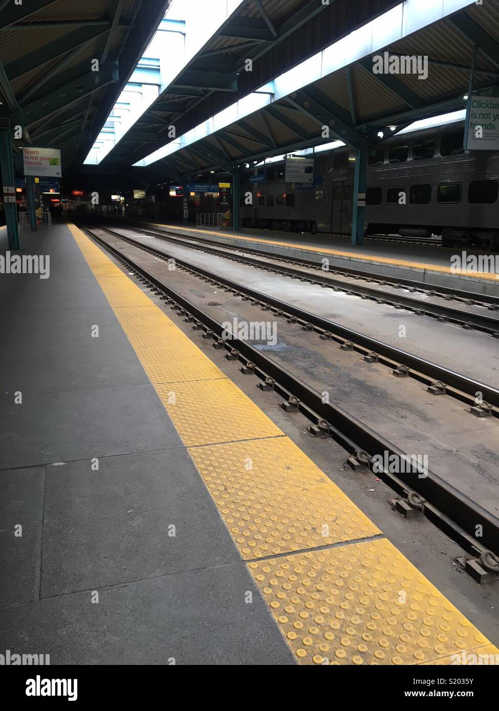 Floor tracks hi-res stock photography and images - Alamy