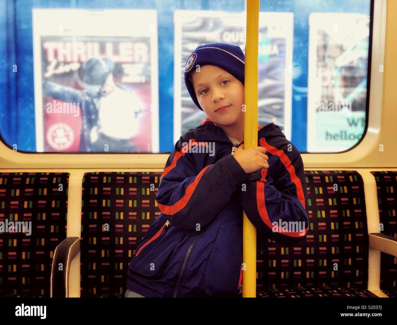 Kids in tube hi-res stock photography and images - Alamy