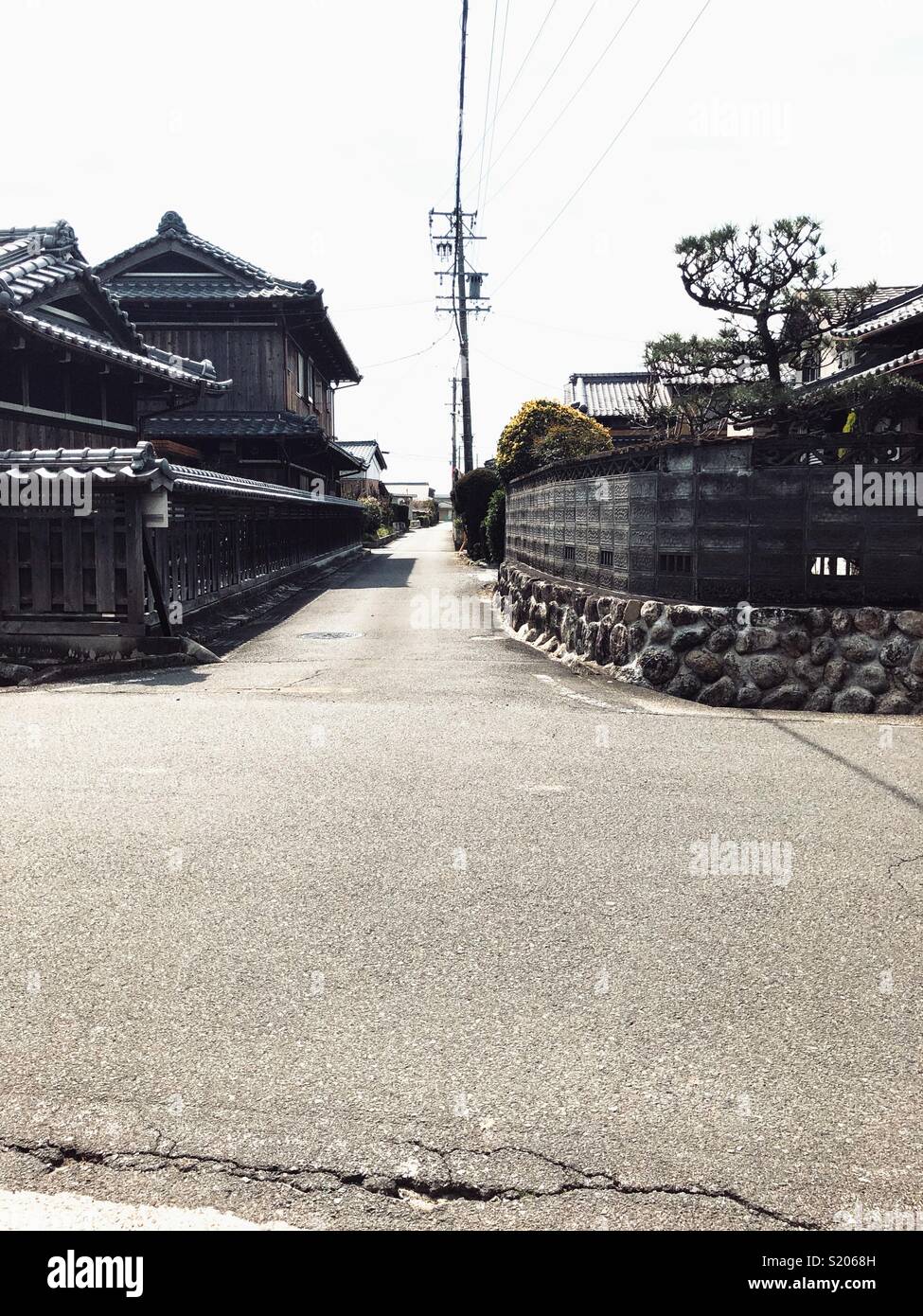 Houses simple hi-res stock photography and images - Alamy