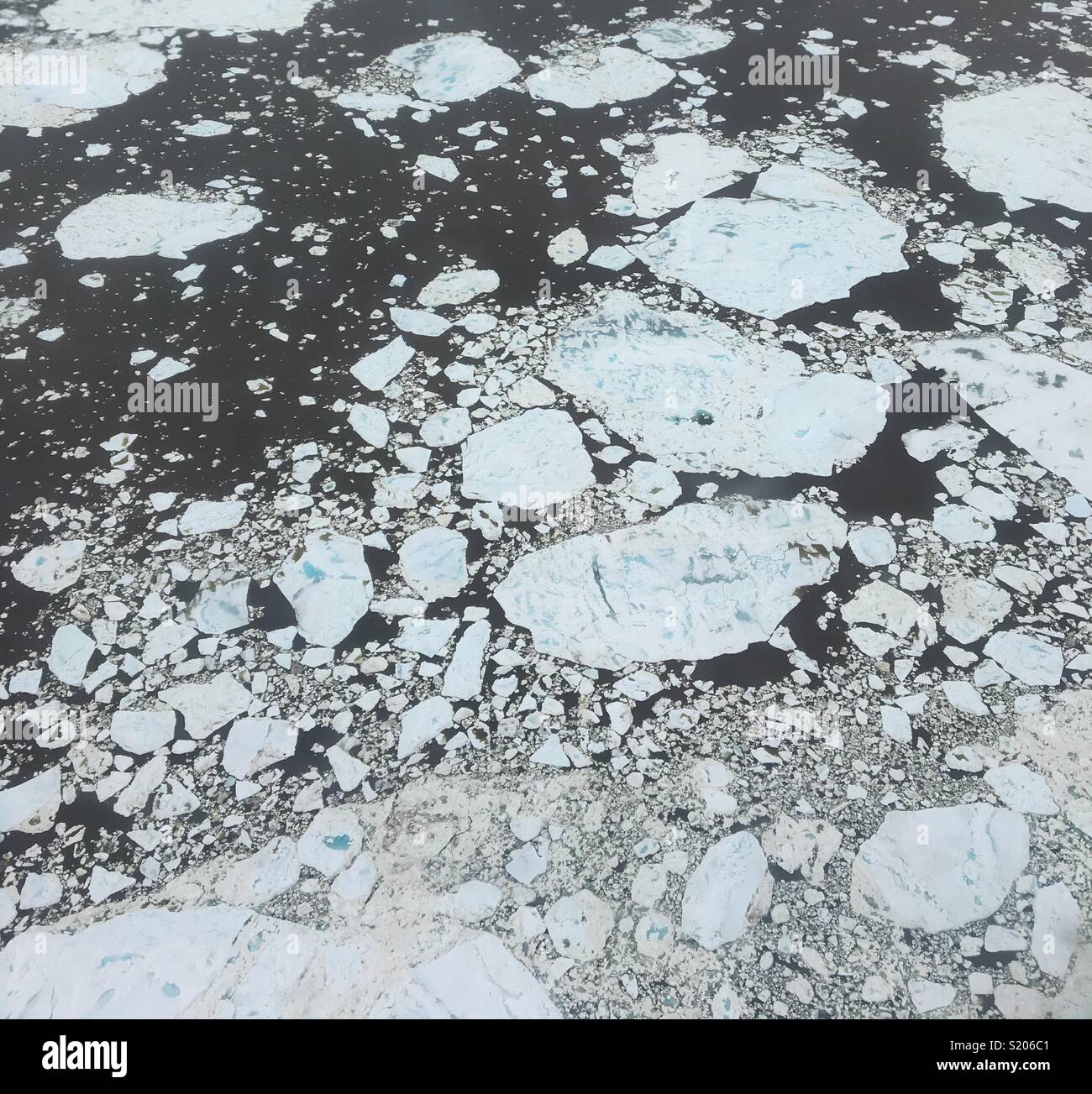 Ice floating on the Arctic Ocean Stock Photo - Alamy