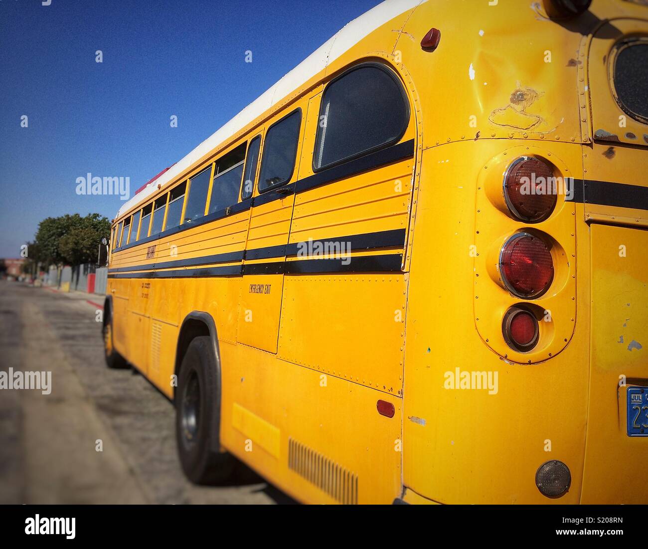 Yellow school bus, Los Angeles, California, USA Stock Photo - Alamy