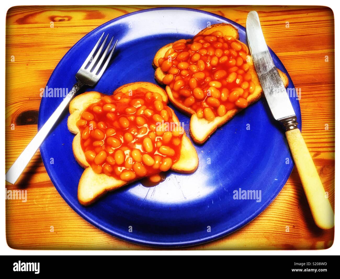 Beans on toast Stock Photo - Alamy
