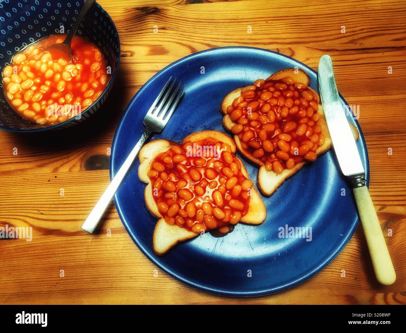 Beans on toast Stock Photo - Alamy