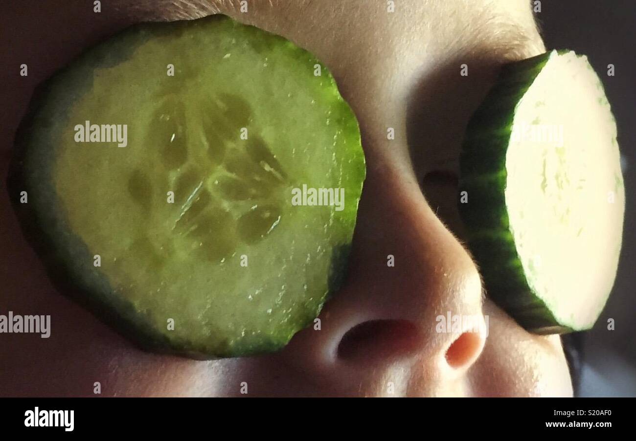 Chilling Chillin’ relaxing spa refresh Stock Photo - Alamy