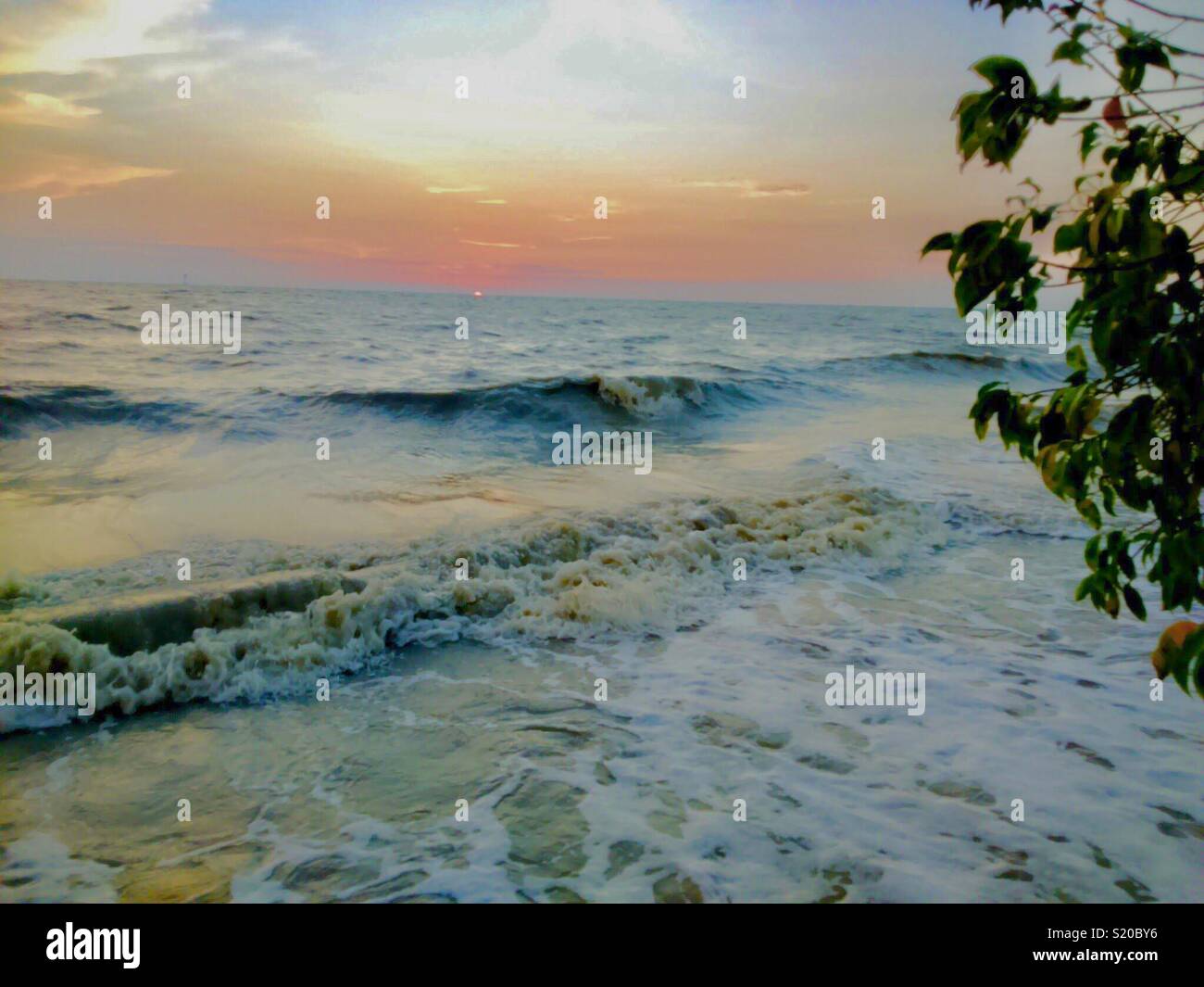 Beach waves hi-res stock photography and images - Alamy