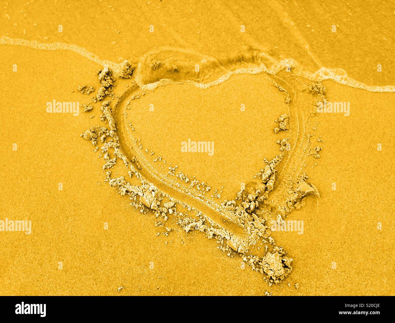 Love Heart in the sand, a wave pours into the structure, Wallpaper ...