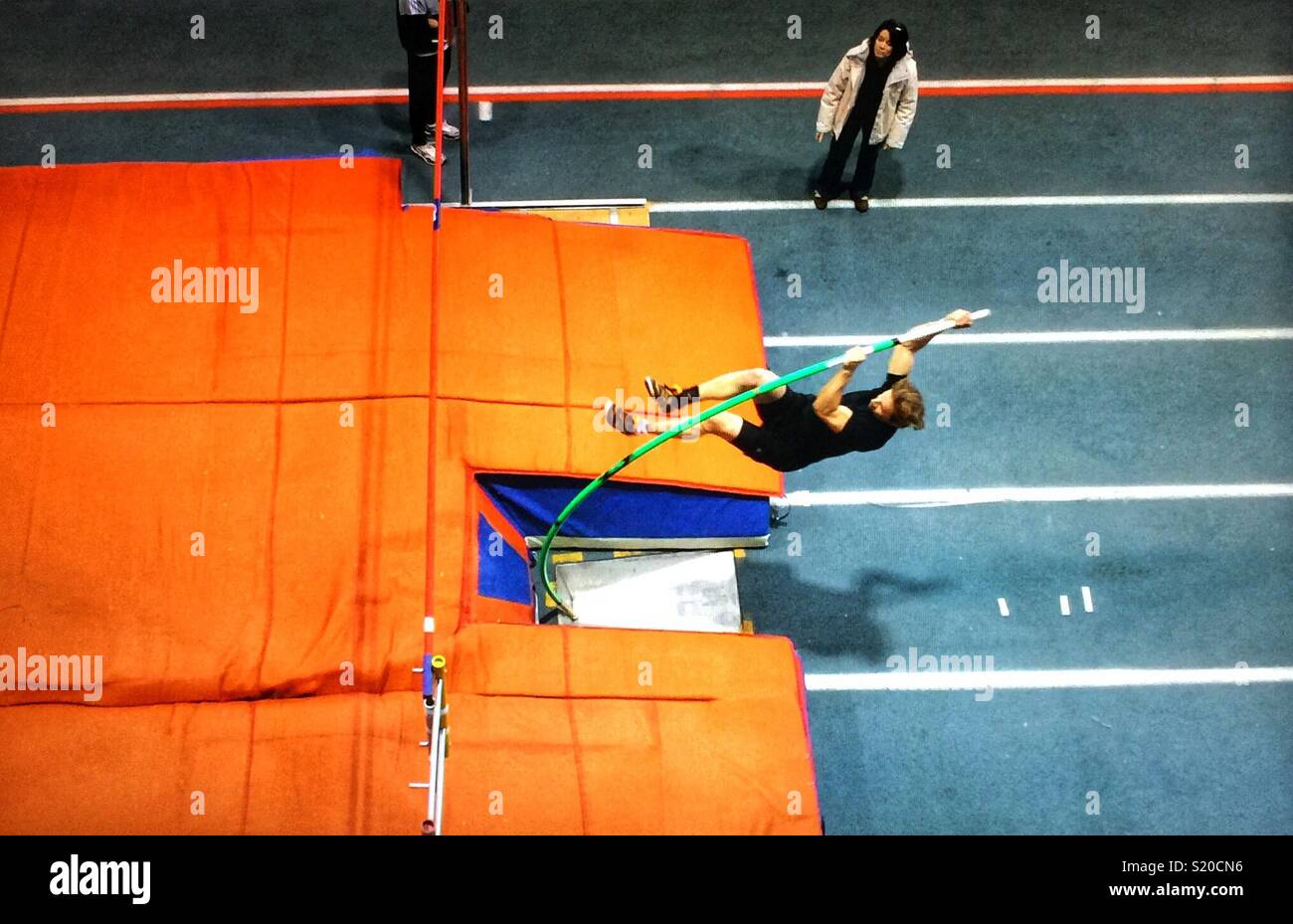 Pole vaulting hi-res stock photography and images - Alamy