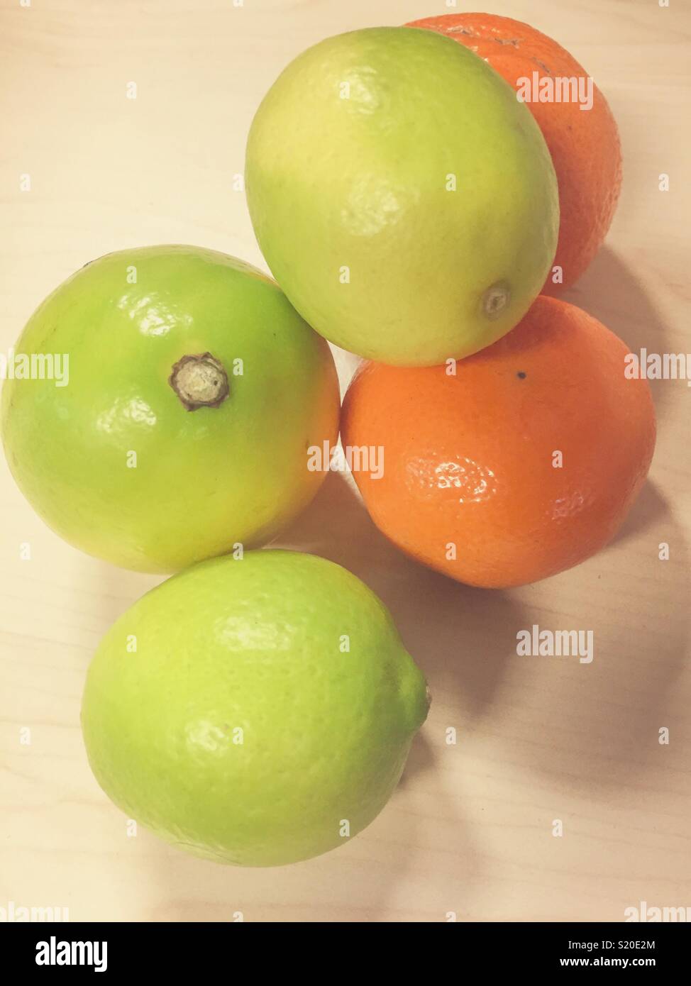 Two mandarins hi-res stock photography and images - Alamy