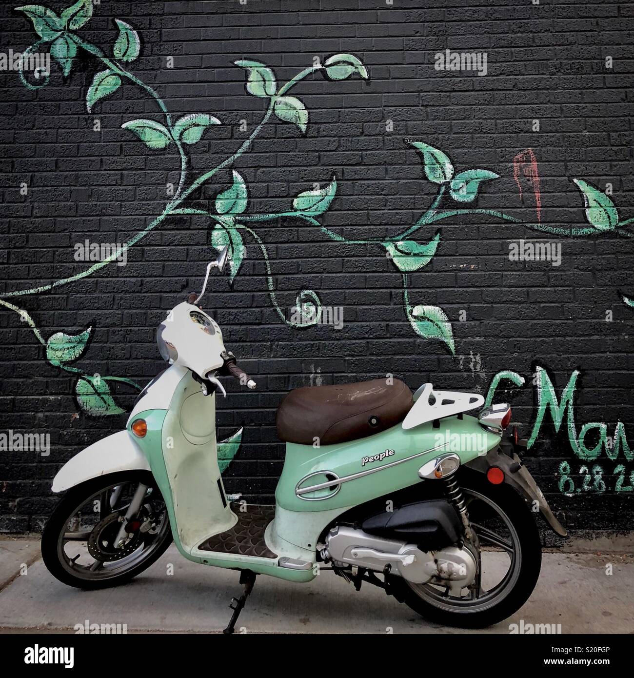 Scooter graffiti hi-res stock photography and images - Alamy